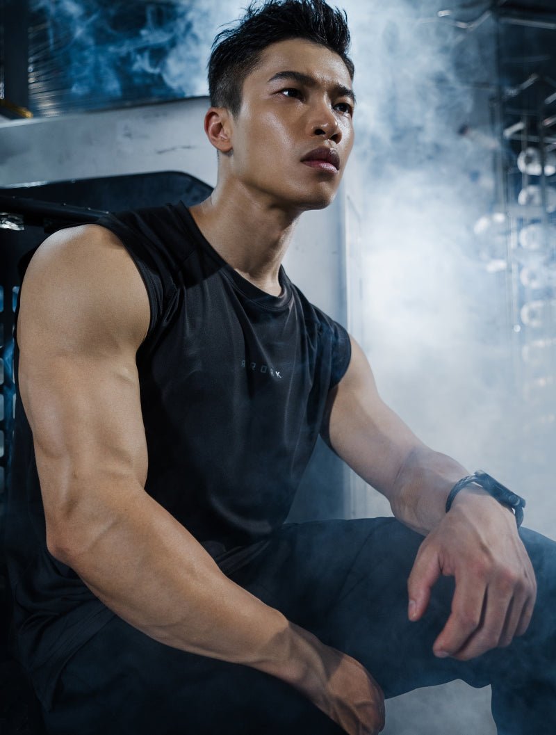 FlexSmooth™寬肩拉克蘭袖機能尼龍背心 (鐵灰) – AROAK 機能健身服飾 | 專為健人打造
