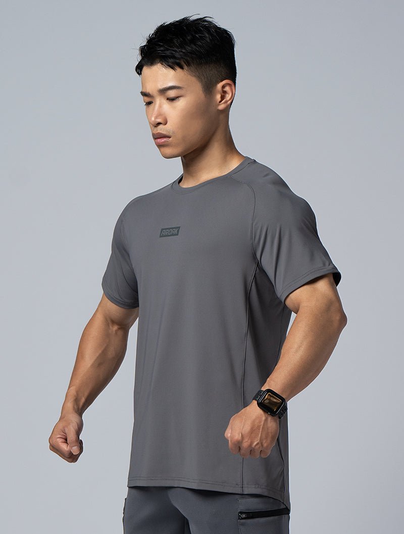 FlexSmooth™ 拉克蘭袖剪接機能尼龍短袖上衣 (鐵灰) – AROAK 機能健身服飾 | 專為健人打造