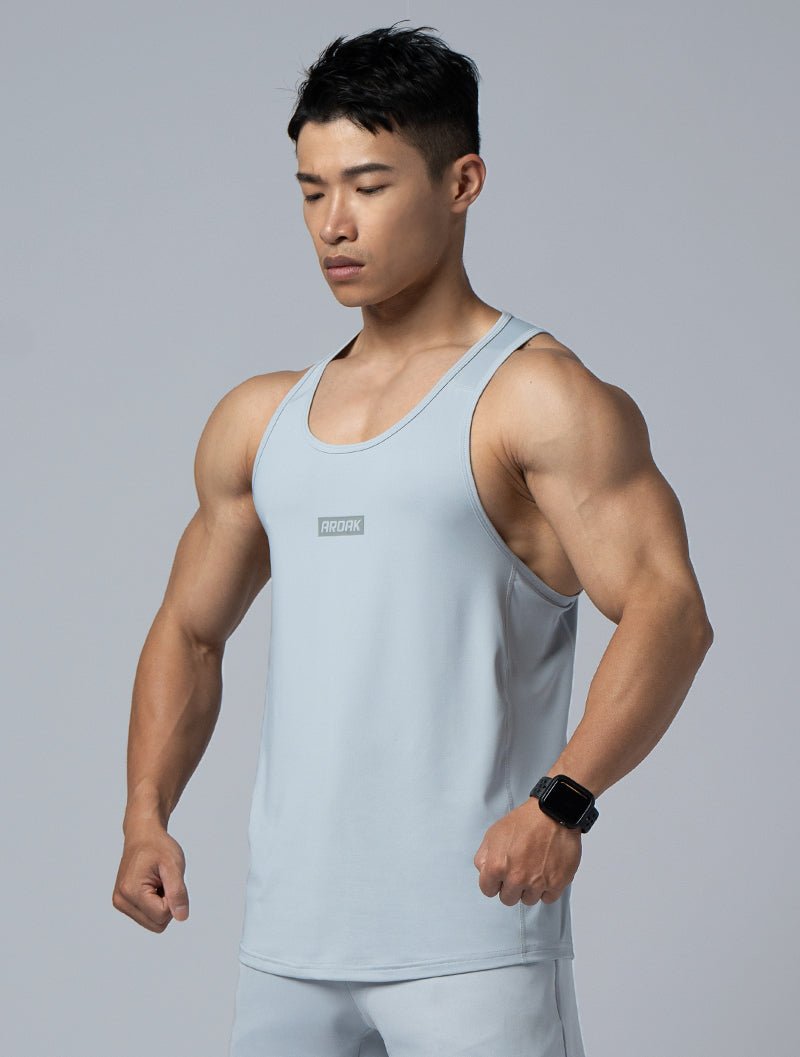 FlexSmooth™剪接尼龍訓練健身背心 (淺灰) – AROAK 機能健身服飾 | 專為健人打造